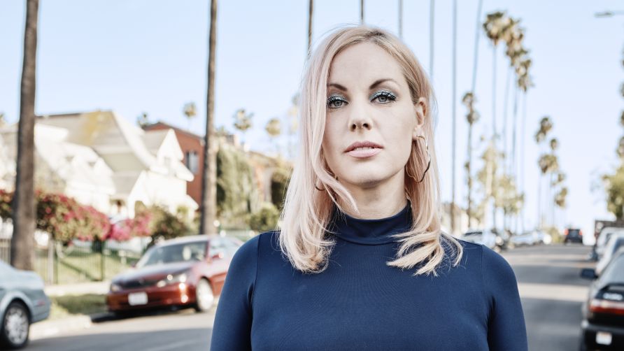 Annah Björk - Ni måste flytta på er